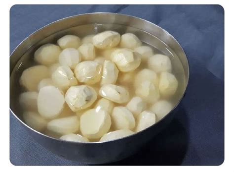 벗고 있는 워터밤 커뮤니티 럭키월드