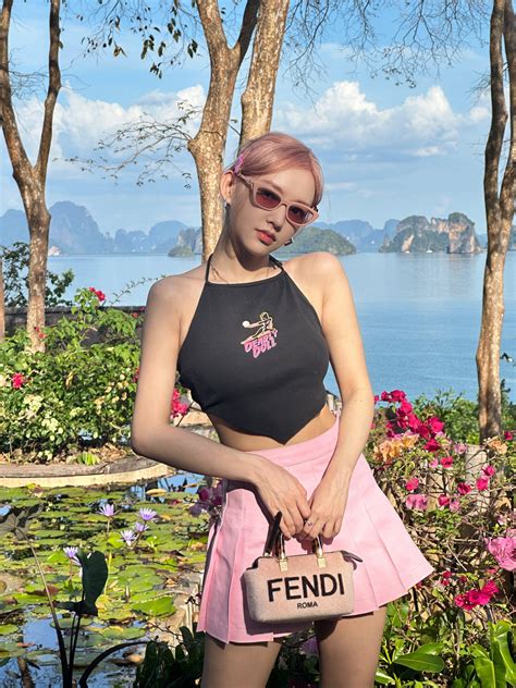 230208 Cheng Xiao Weibo Update Kpopping