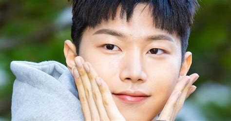 [사진]싸이커스 현우 수줍은 꽃받침 조선비즈