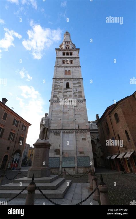 Torre Ghirlandina Simbolo Di Modena Immagini E Fotografie Stock Ad Alta