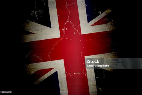 검은 색 출혈 테두리 또는 프레임과 영국의 얼룩진 플래그의 그런지 벡터 그림 검은색에 대한 스톡 벡터 아트 및 기타 이미지 검은색 기 복고풍 Istock