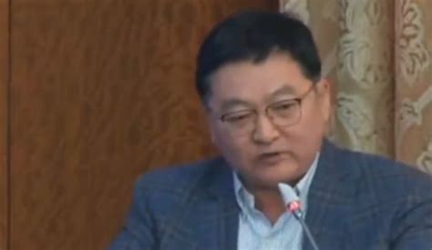 ШУУД “Нийгэм улс төр эдийн засгийн тулгамдсан асуудал гарц шийдэл” сэдэвт эрдэм шинжилгээний