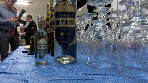 Un Autre Prix Mondial Pour Le Gin De Fils Du Roy Tva Cimt Chau