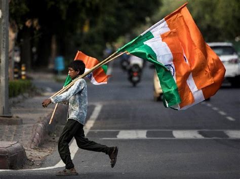 Republic Day 2024 घरात तिरंगा फडकावण्याचे नियम काय आहेत चुकूनही करु