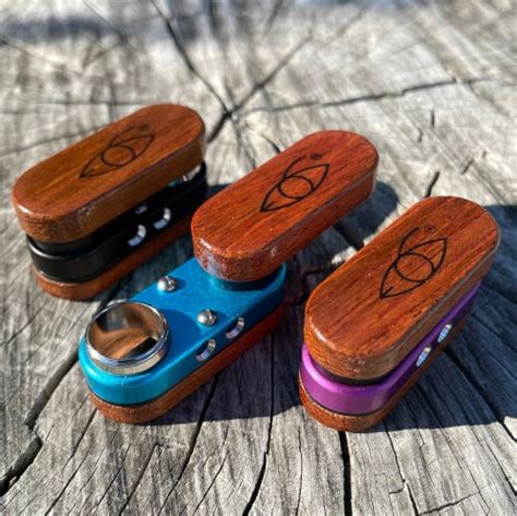 パイプ・ヴェポライザー・ボングなど喫煙具なら業界最大手のwhole Worldへ