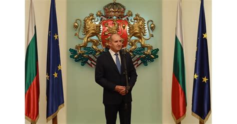 Румен Радев изрази съболезнования на близките на спортния журналист Петър Василев