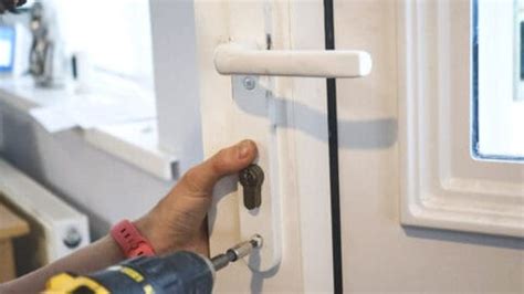 How To Replace A UPVC Door Handle The Carpenter S Babe