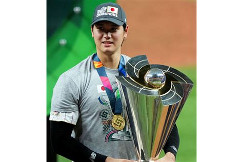 Wbc終わったのに東京ドームに長蛇の列 優勝トロフィーで大フィーバー、入場3時間待ち Full Count