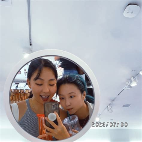 Aboutnini Nini Chen