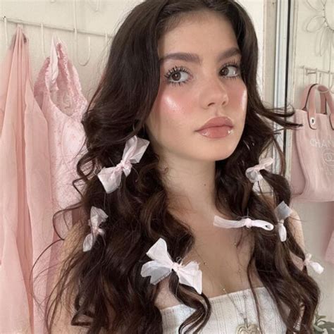 Coquette Makeup Ženstvena I Romantična šminka Koja Ističe Prirodnu Lepotu In Žena