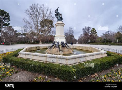 Fountain Of The Fallen Angel In Parque Del Buen Retiro Retiro Park In