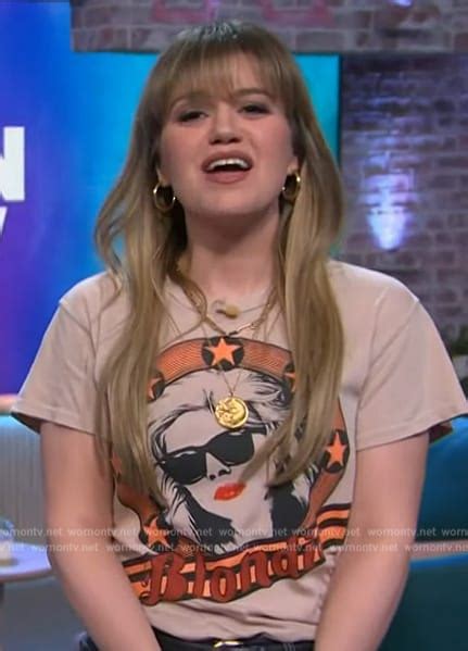 Wornontv Kellys Blondie Graphic Tee On The Kelly Clarkson Show