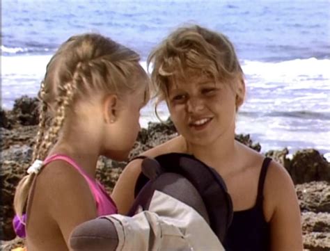 Full House S3 Tanners Island Stefanie Full House Dj And Stephanie