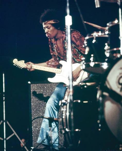 Pin by Παύλος Πετρούλ on Jimi Hendrix Jimi hendrix Jimi hendrix