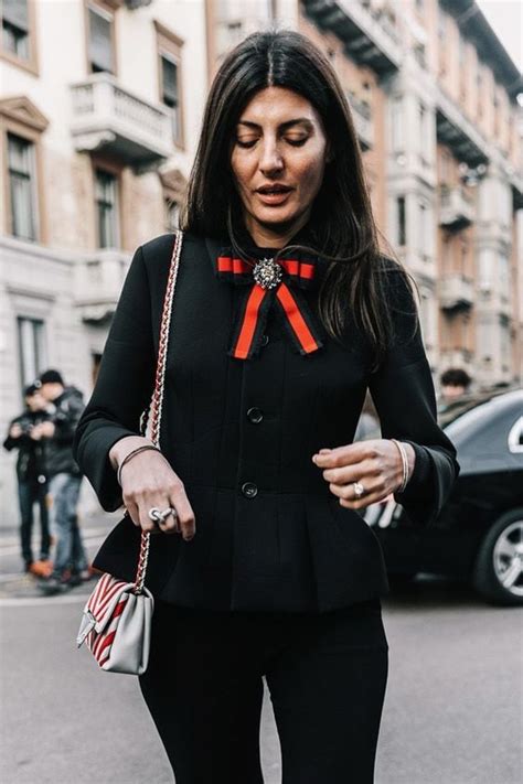 Женские галстуки-банты: рукотворная красота, которая украсит вашу одежду