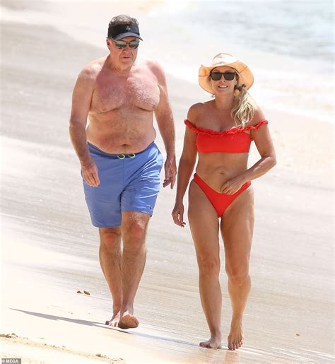 Patriots Coach Bill Belichick And His Girlfriend Linda Holliday