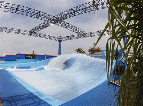 Waves Wave House