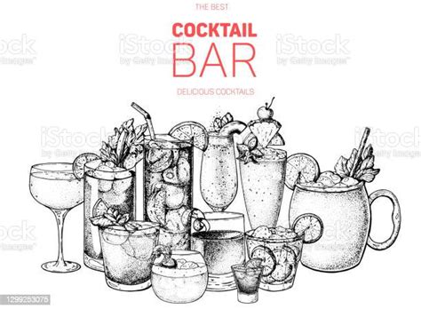 알코올 칵테일 손으로 그린 벡터 일러스트레이션 스케치 일러스트레이션 손으로 그린 음료 일러스트레이션 칵테일 세트 메뉴 디자인
