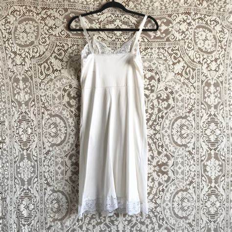 1960s White Nylon Lacy Slip 32 Bust Gem
