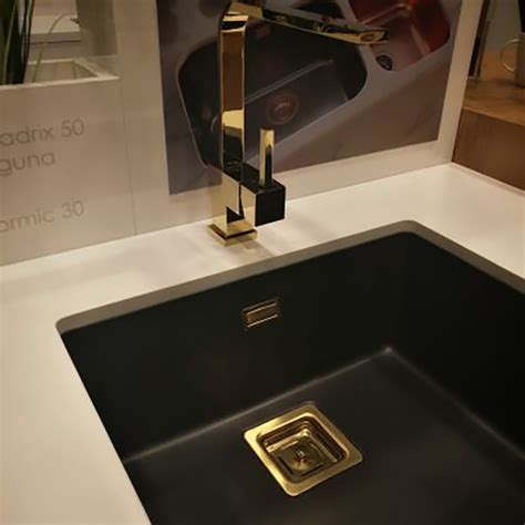 Мивки за кухня от гранит с цветни сифони Гранитна кухненска мивка с голямо корито със сифон в