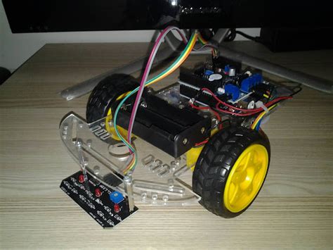 โปรเจค หุ่นยนต์เดินตามเส้น 3 เซ็นเซอร์ Arduino L298p