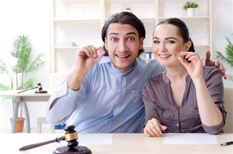 결혼 이혼 개념에 젊은 가족 사진 배경 및 무료 다운로드를위한 그림 Pngtree