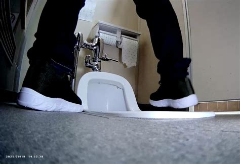 Japanese Toilet Poo Video 3 日本語で