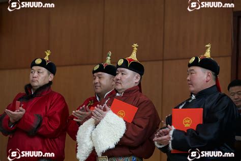 Уяачдад улсын цол хүртээлээ