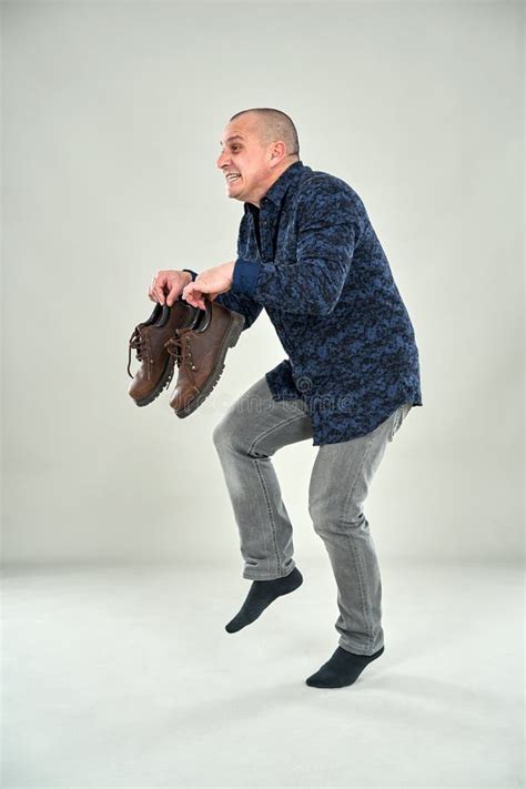 150 Tiptoeing Stock Photos Free Royalty Free Stock Photos From Dreamstime