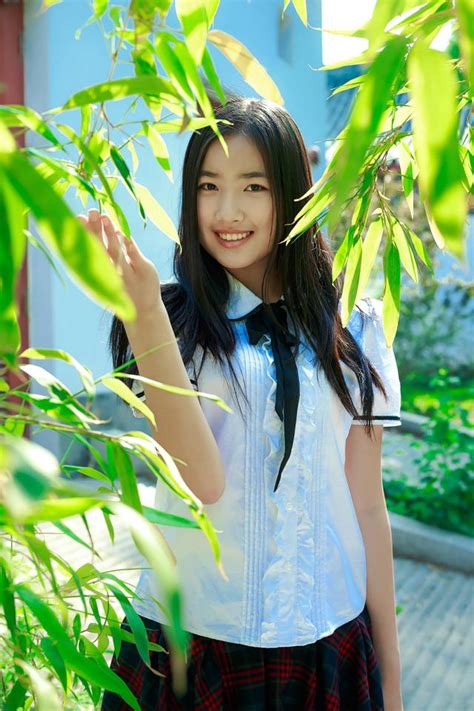 清纯的学妹清新制服写真 每日头条