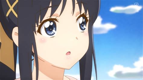 انمي عالم الأحلام يمنى لطيفة وهادئة وهي رئيسة نادي الخط ونائبة رئيس