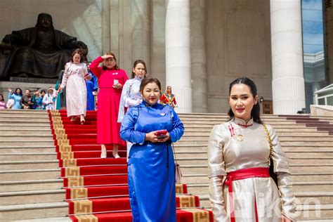 У Хүрэлсүх Одонтой ээжүүдэд олгодог мөнгөн тэтгэмжийн хэмжээг нэмэгдүүлнэ Elive