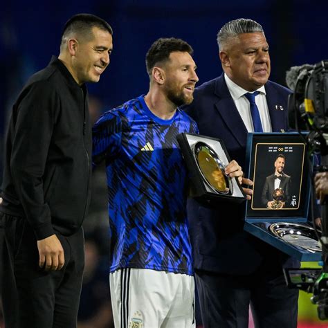 El Reconocimiento A Lionel Messi Y Dibu Martínez Por El Balón De Oro Y