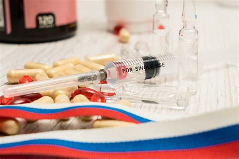 정제 환 약 및 약 또는 약 테이블에 러시아 테이프 플래그 Olimpic 위원회에 스캔들 후도 핑의 주사기 0명에 대한 스톡 사진 및 기타 이미지 Istock