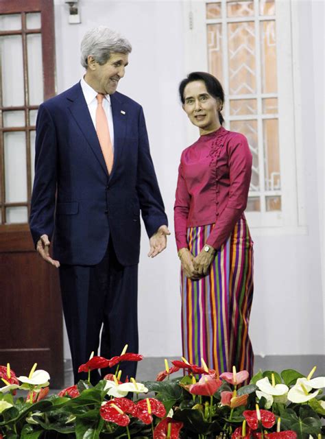 Dvb ဂၽြန္ကယ္ရီ ေရႊတိဂုံဘုရားကုိ သြားေရာက္ဖူးေျမာ္ ဓာတ္ပုံ