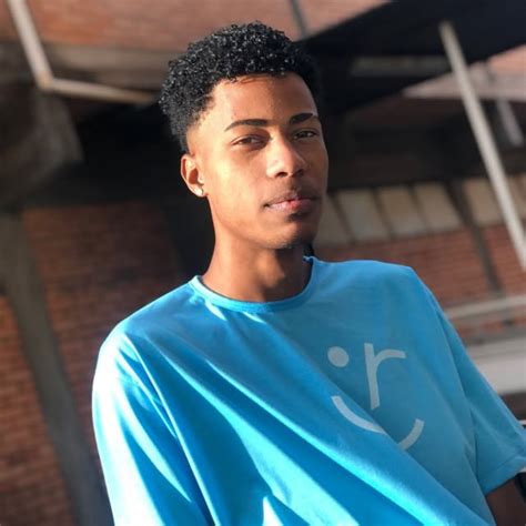 𝐯𝐢𝐜𝐭𝐨𝐫 Vt Rocha001 • Threads Say More