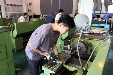 第四届大学生金工技能团队赛及金工技能体验活动 景德镇陶瓷大学材料科学与工程学院