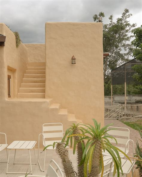 치앙마이 사는 프리워커 클로이픽 제가 영상은 발로 찍어왔는데 더 이국적이고 예쁜 공간이에요🌵 남들 다 가는 카페 가기 싫다 하시면 투비스로 추천 📍2bees