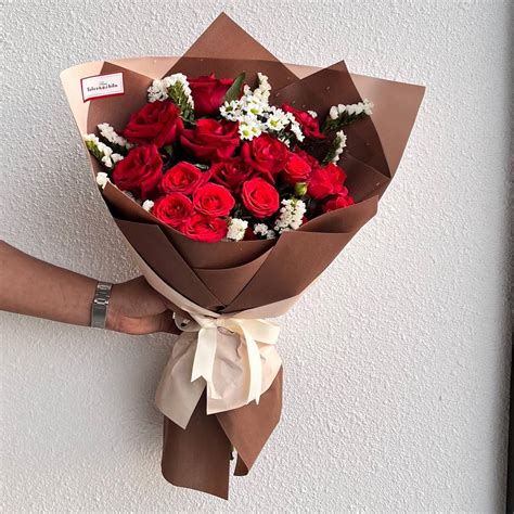 بوكية ورد طبيعي أحمر