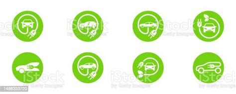 플러그를 가진 녹색 전기 차의 세트 전기 자동차 충전기 장소 자동차 충전기 배터리 스테이션 0명에 대한 스톡 벡터 아트 및 기타