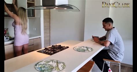 Le Pido Ayuda Milf Y Termino Follandola Sin Condon Hasta Correrme Monique Fuentes Eporner