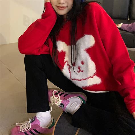 위켄드블루 러블리 캐릭터 래빗 긴팔 라운드 니트 루즈핏 오버핏 빅사이즈 오버사이즈 여리 아방 낙낙 가을 겨울 데이트 여친룩 데일리 베이직 기본템 꾸안꾸 그래픽 레터링 프린팅