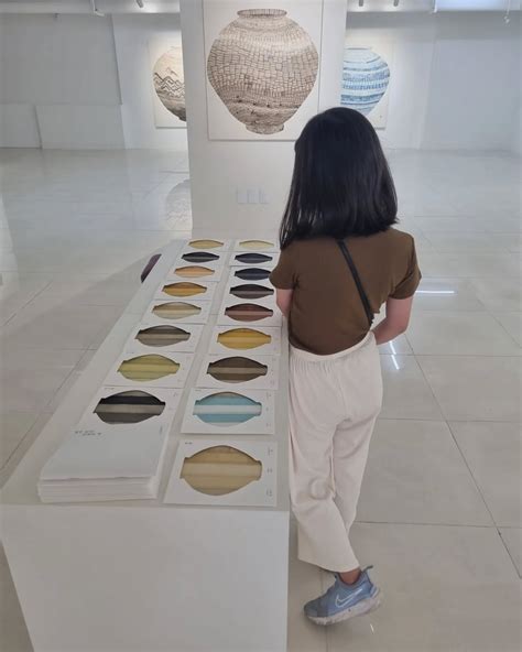 김보영작가 전시 나들이 자연염색 색이가지는온도 자연의색이내는깊고 은은함 재미연 지금도 색을 사랑하지만 더 많이 사랑하던 대학 때 자연의 색과 전통 재료를