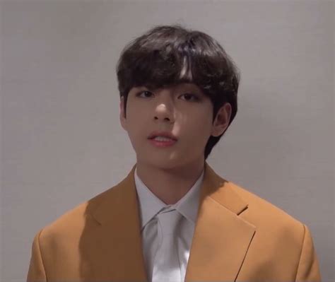 ปักพินในบอร์ด Tae Cute