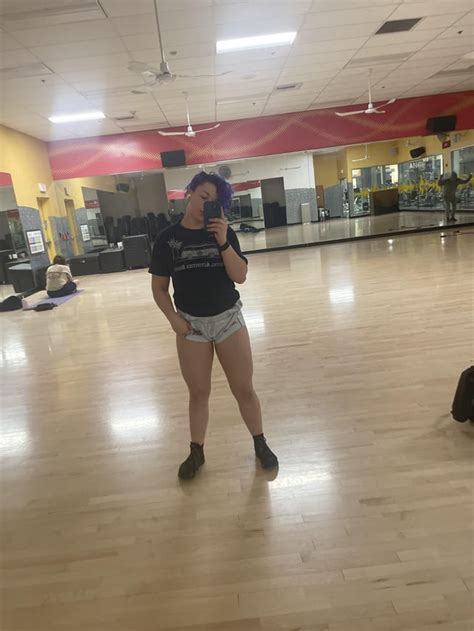 Working On Those Quads 😈 Rgymthicc