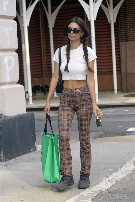 Model Off Duty Outfit Emily Ratajkowski In 2024 Emrata Style