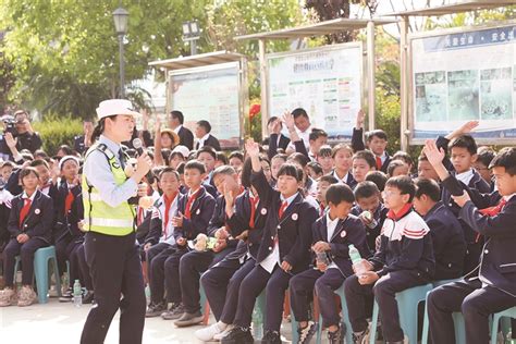 萌娃进警营 欢乐学交规