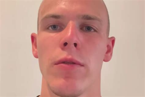 Опубликовавший обнаженное фото со священного вулкана на Бали блогер извинился Газета Ru Новости