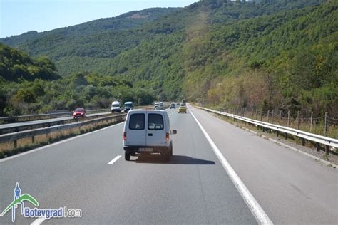 От днес се въвежда промяна в организация на движението през тунелите Топли дол