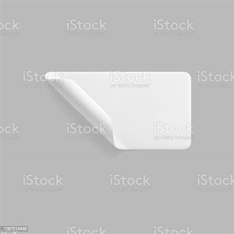 말린 모서리가 있는 흰색 접착 사각형 스티커가 모의 모의 구겨진 주름이 있는 주름이 있는 흰색 접착제 용지 또는 플라스틱 스티커 라벨을 비릅니다 템플릿 레이블 태그가